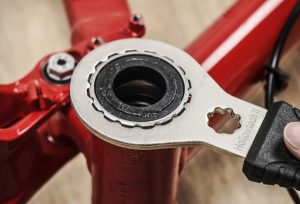 5 Best Bottom Bracket Tools of 2025 - bycyclist